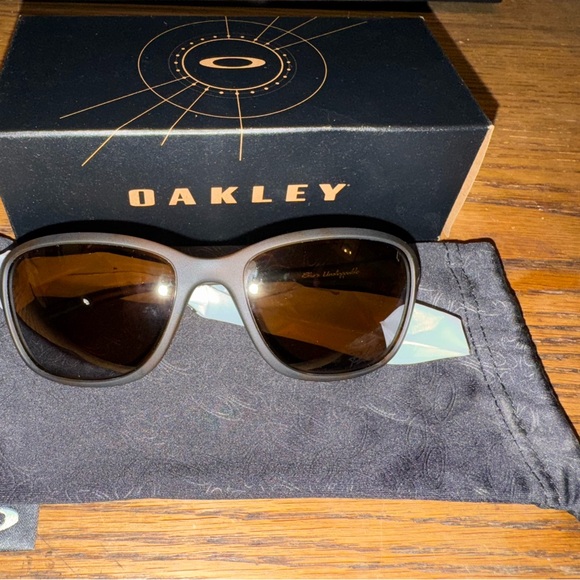 Oakley | Accessories | New In Box Oakley Polarized Shes Unstoppable ...